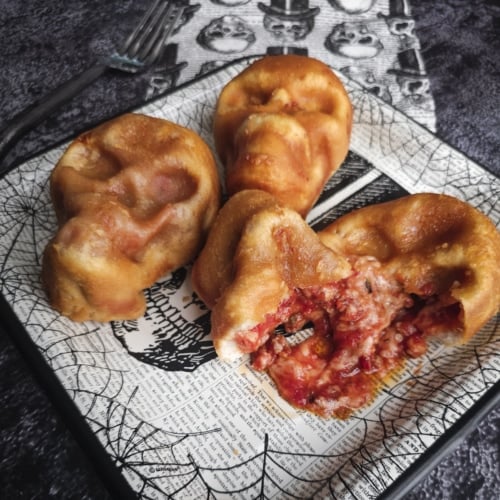 Skullzone (Halloween Pizza Stuffed Skulls) - Carne Diem